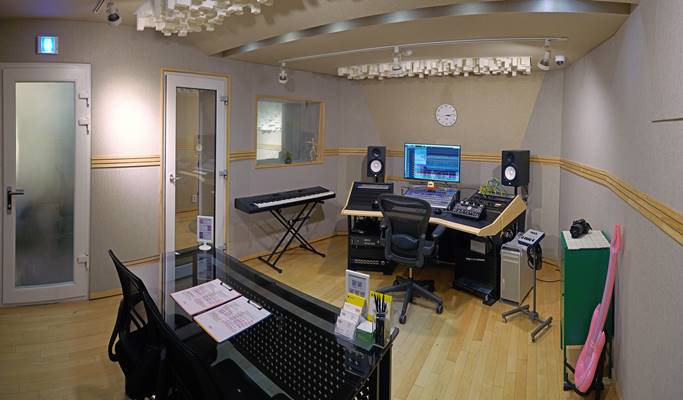 Experience K-pop Recording Studio in Seoul - Trazy, Korea's #1 Travel Guide