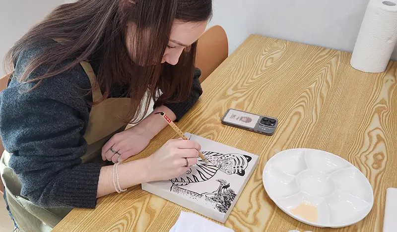 Korean Traditional Minhwa Painting Experience in Itaewon - Trazy, Korea ...